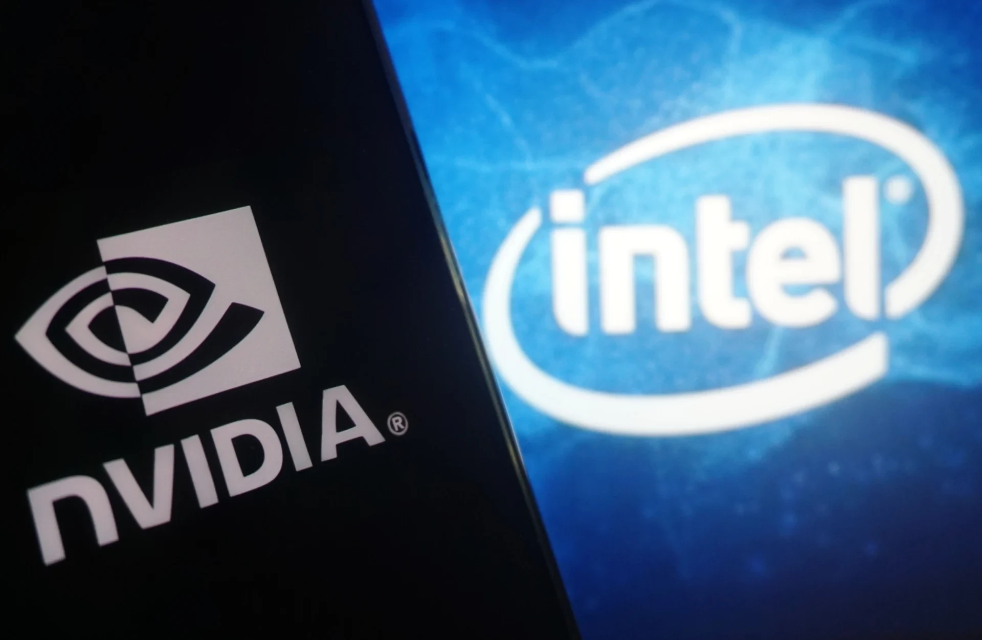 Intel tung chip Crescent Island: Canh bạc AI quyết liệt với NVIDIA, AMD ...