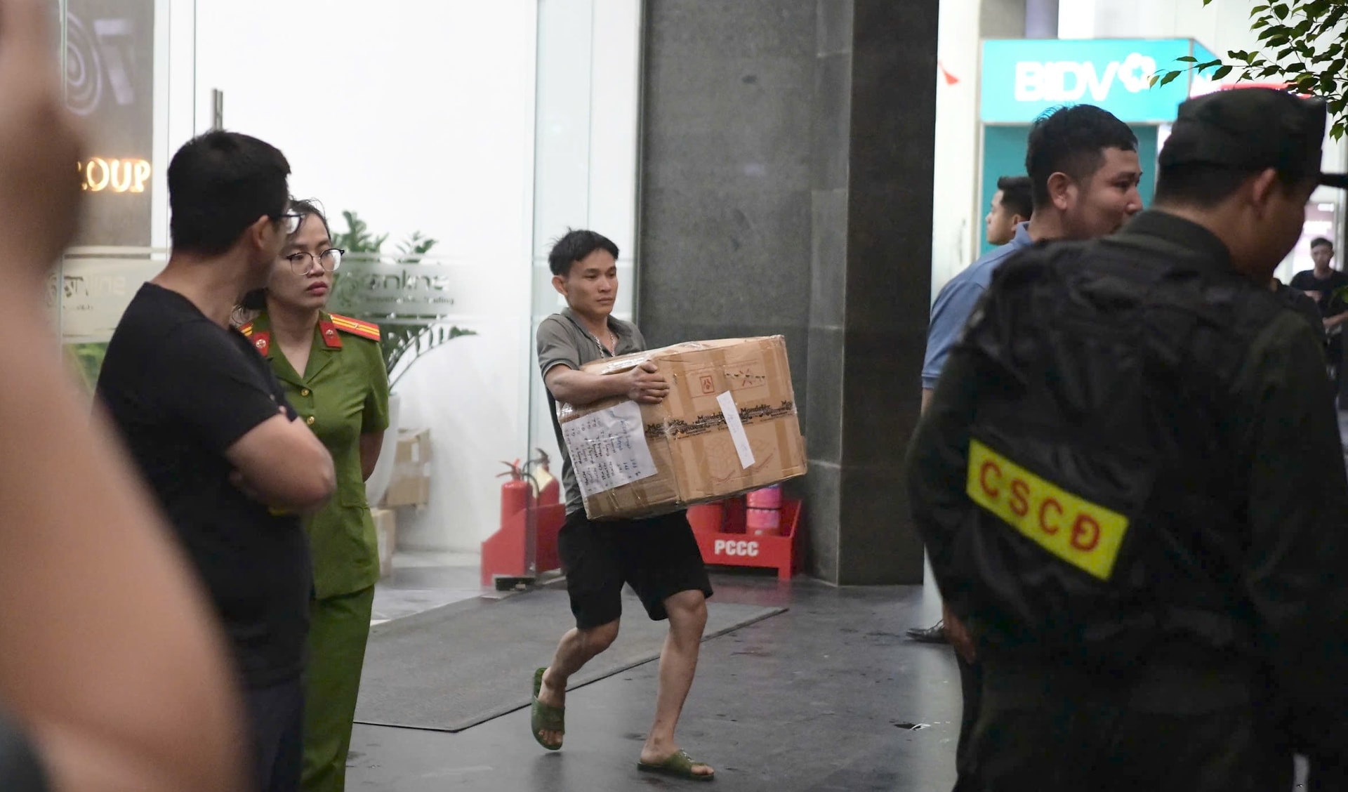 Từ cuộc khám trụ sở NextTech của Shark Bình: Khi công lý gõ cửa thế giới ảo