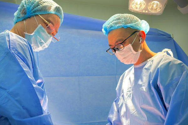 Chợ Rẫy tái sinh gương mặt biến dạng suốt 6 năm bằng vi phẫu