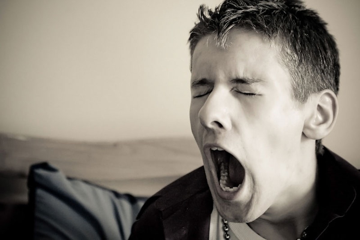 Vì sao ngáp lại có thể lây từ người này sang người khác?