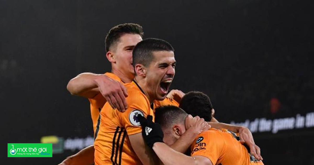 Đánh bại Man City 3-2, Wolves gần như trao danh vị vô địch cho Liverpool