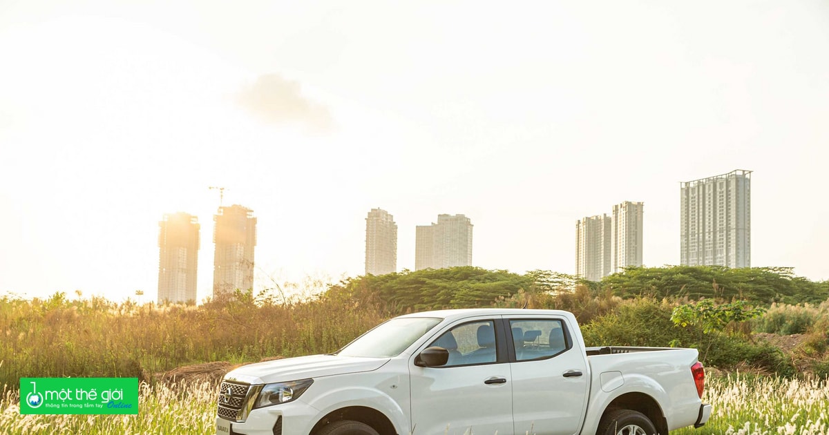 Nissan Navara EL 2WD chính thức ra mắt giá 699 triệu
