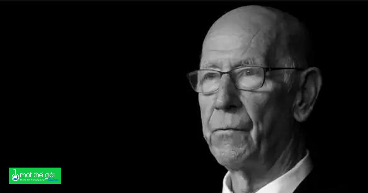 Bobby Charlton qua đời, Man United gửi lời tri ân
