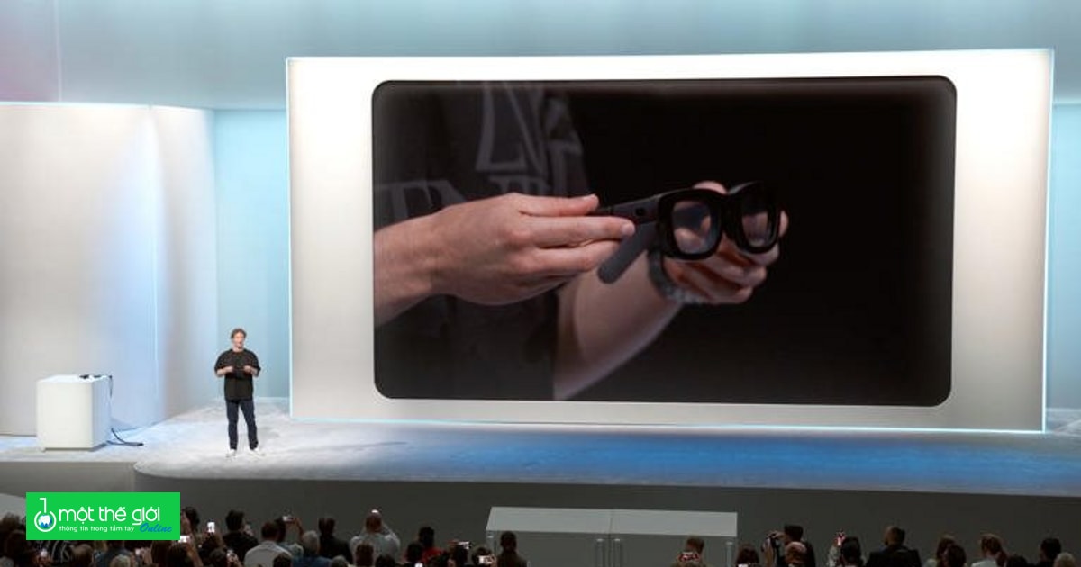 Giám đốc công nghệ Meta nêu lý do Mark Zuckerberg muốn giới thiệu kính AR 10.000 USD mà người ...