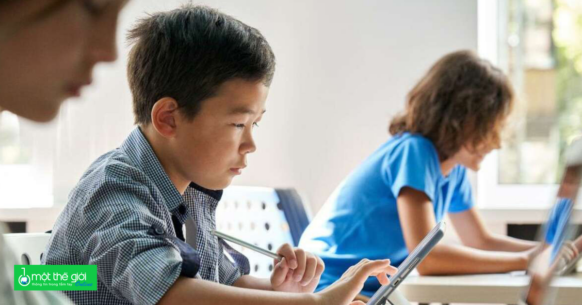 Trùm công nghệ Salesforce cảnh báo 'lạnh người' về tác động của AI với ...