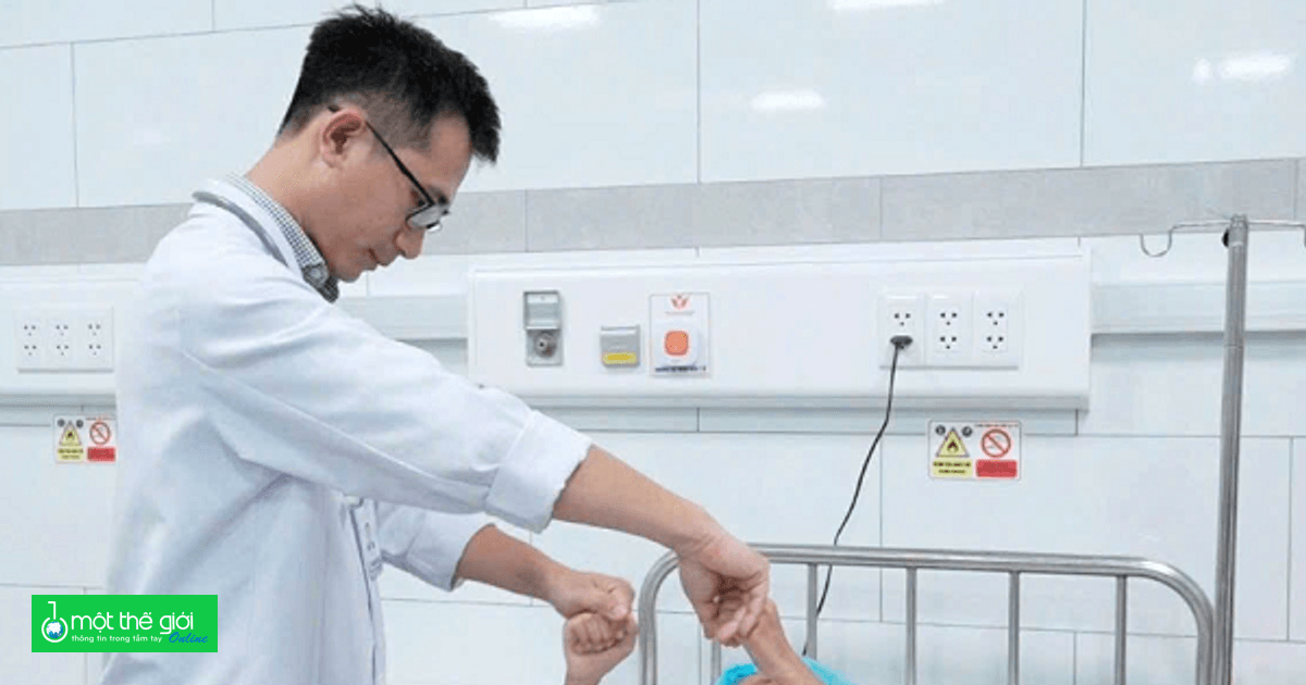 Bé trai 7 tuổi đột quỵ do AVM: ‘Kẻ giấu mặt’ gây xuất huyết não