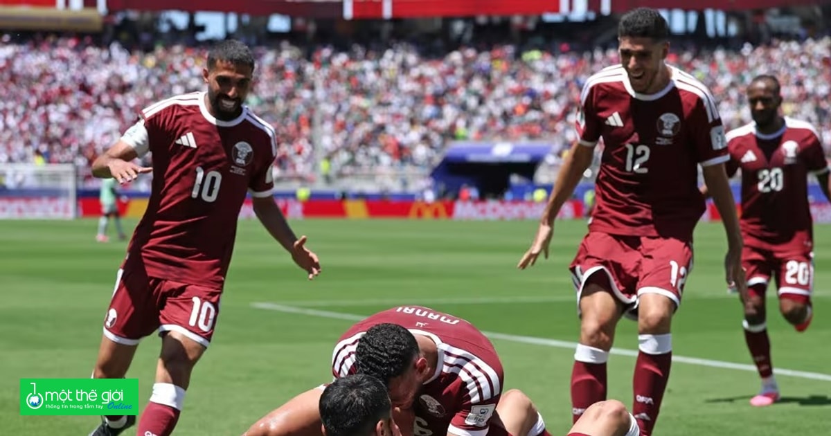 Gỡ hòa phút chót, Qatar giành điểm World Cup đầu tiên trong lịch sử